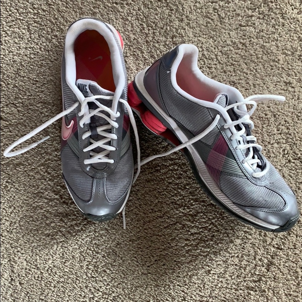 Nike Shox Sneakers - Gem